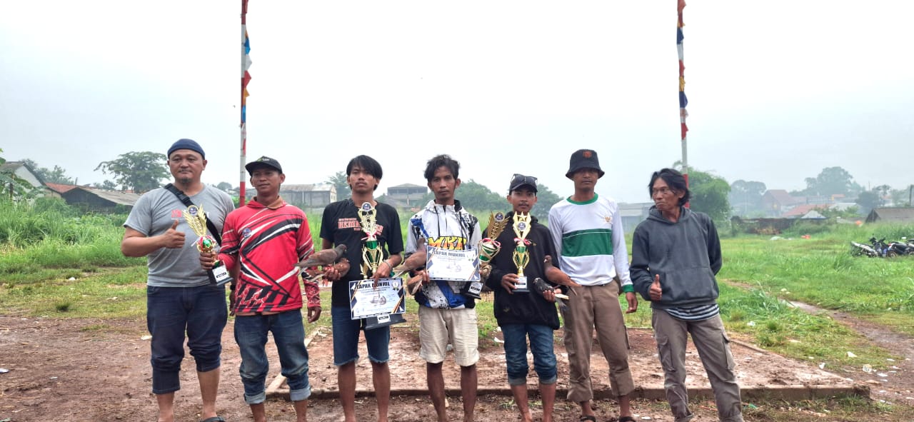 Ratusan Burung Merpati Balap Meriahkan Lomba Terbang di Langit Munjul ...